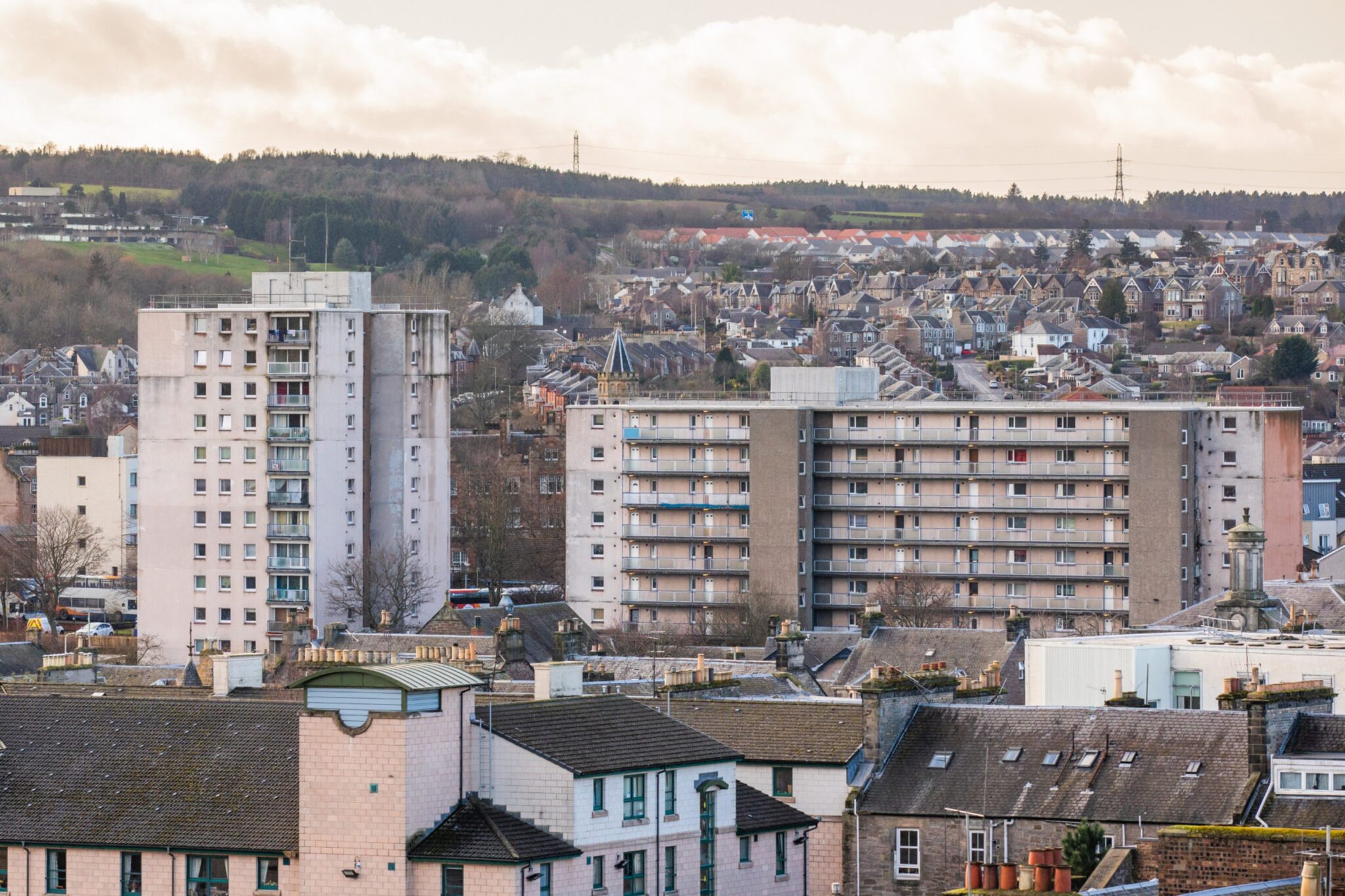 Take a peek inside Perth's first multi-storey flats in 1960 - in colour ...