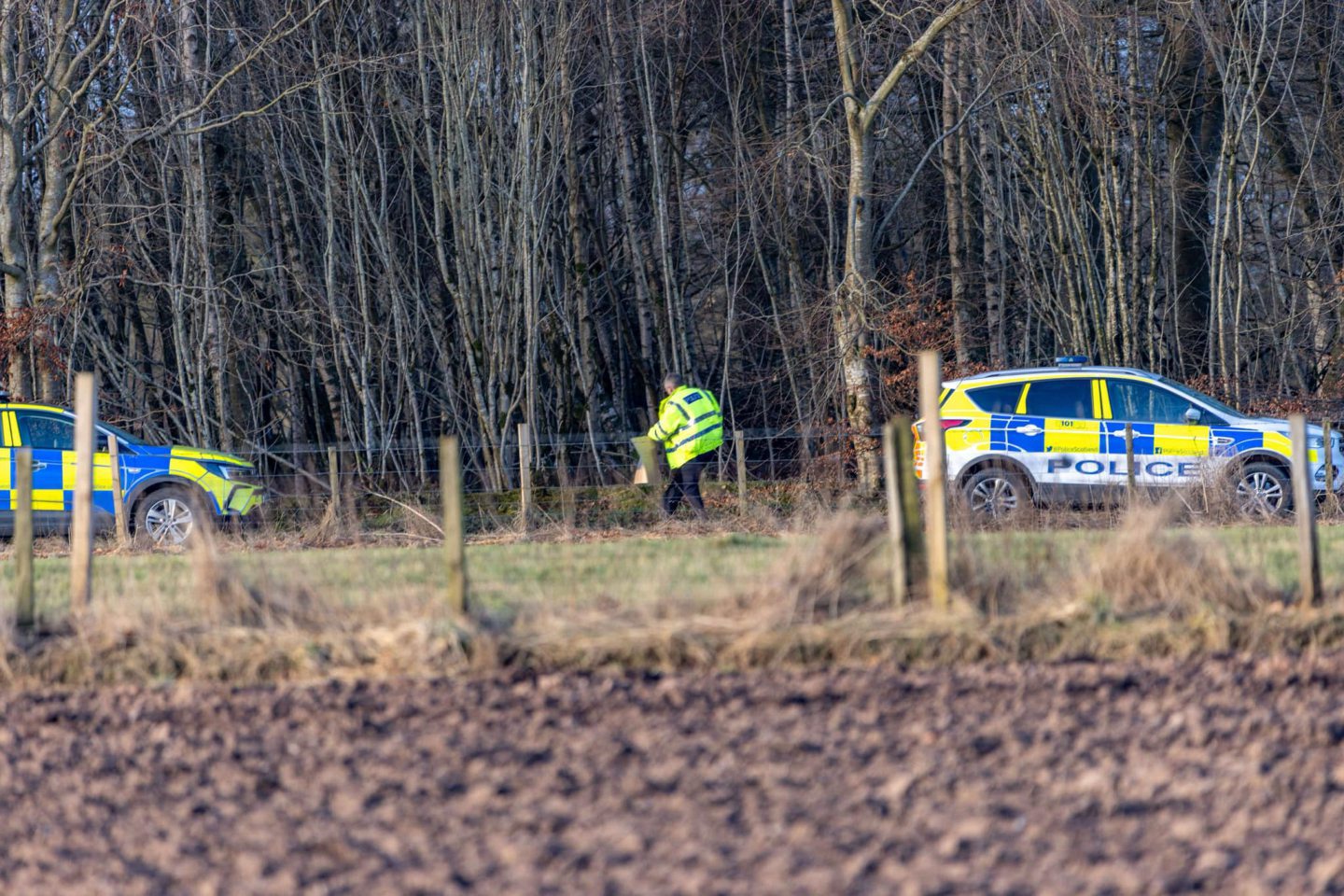 Police, paramedics and helicopter called to search in Kirriemuir