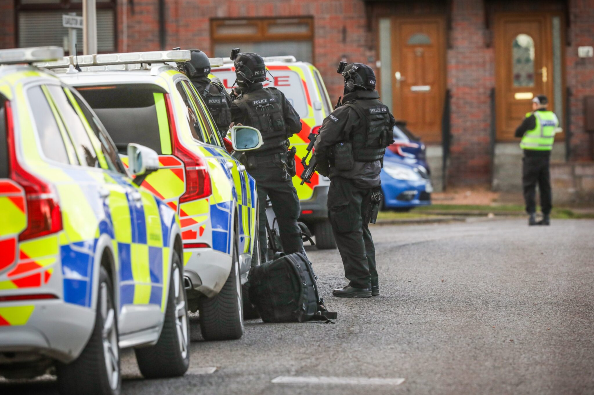 Man jailed for crossbow shoot-out with police on Dundee street