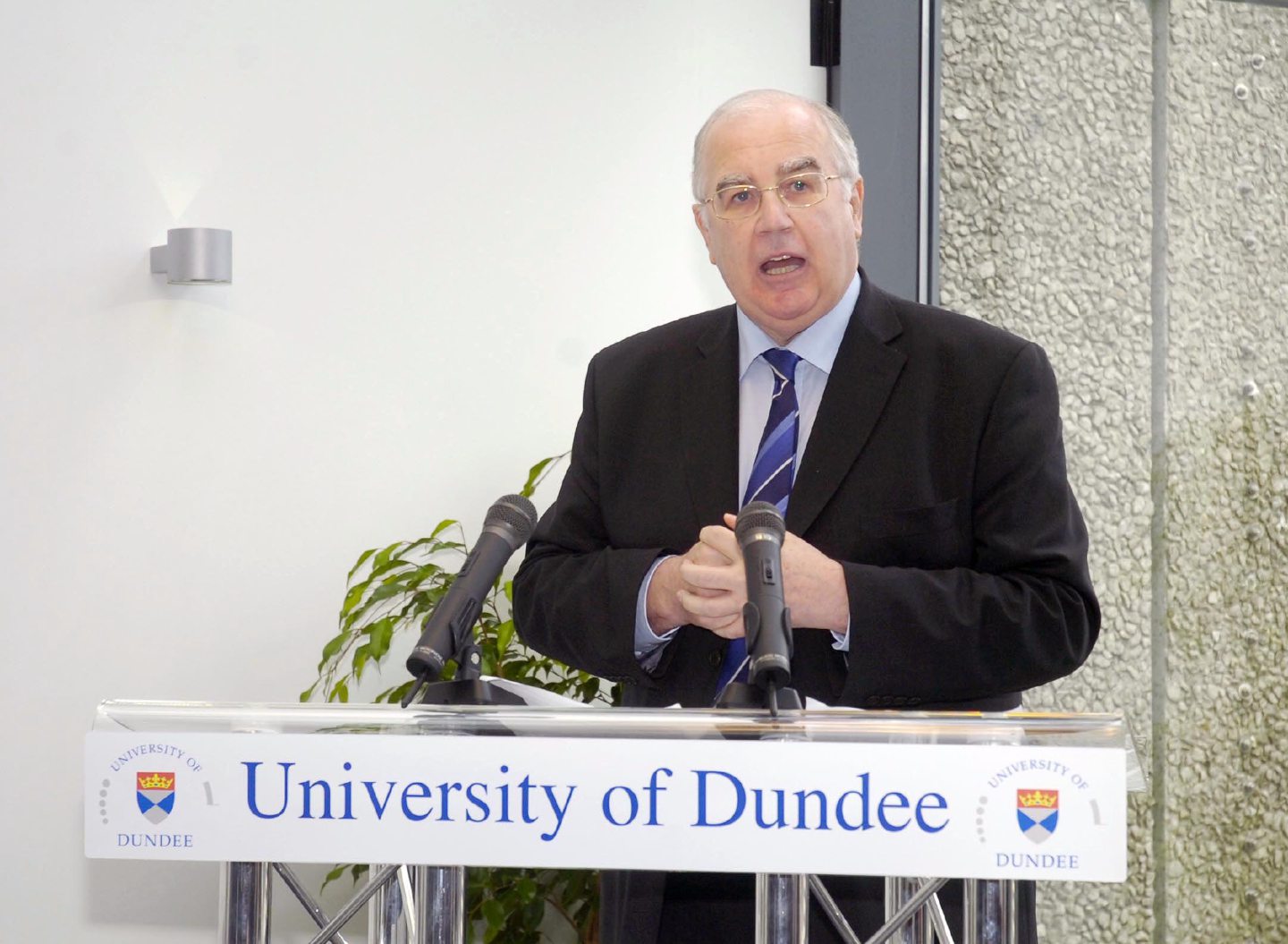 Dundee University taskforce lead Alan Langlands says it will survive