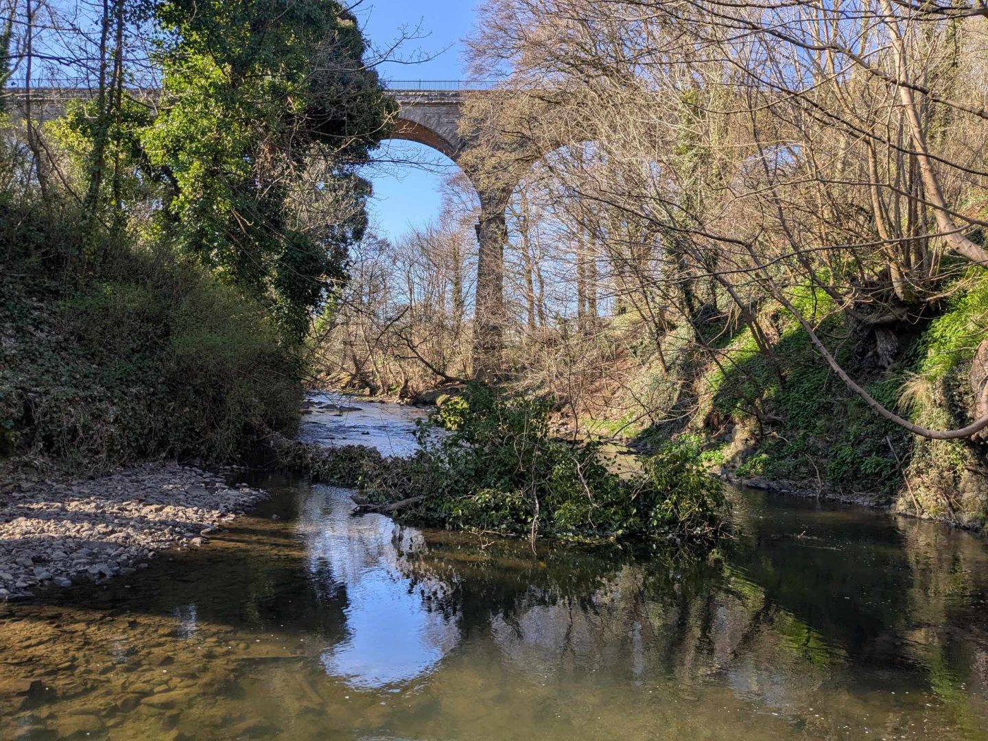 What's special about Seven Arches Viaduct at Balmossie?
