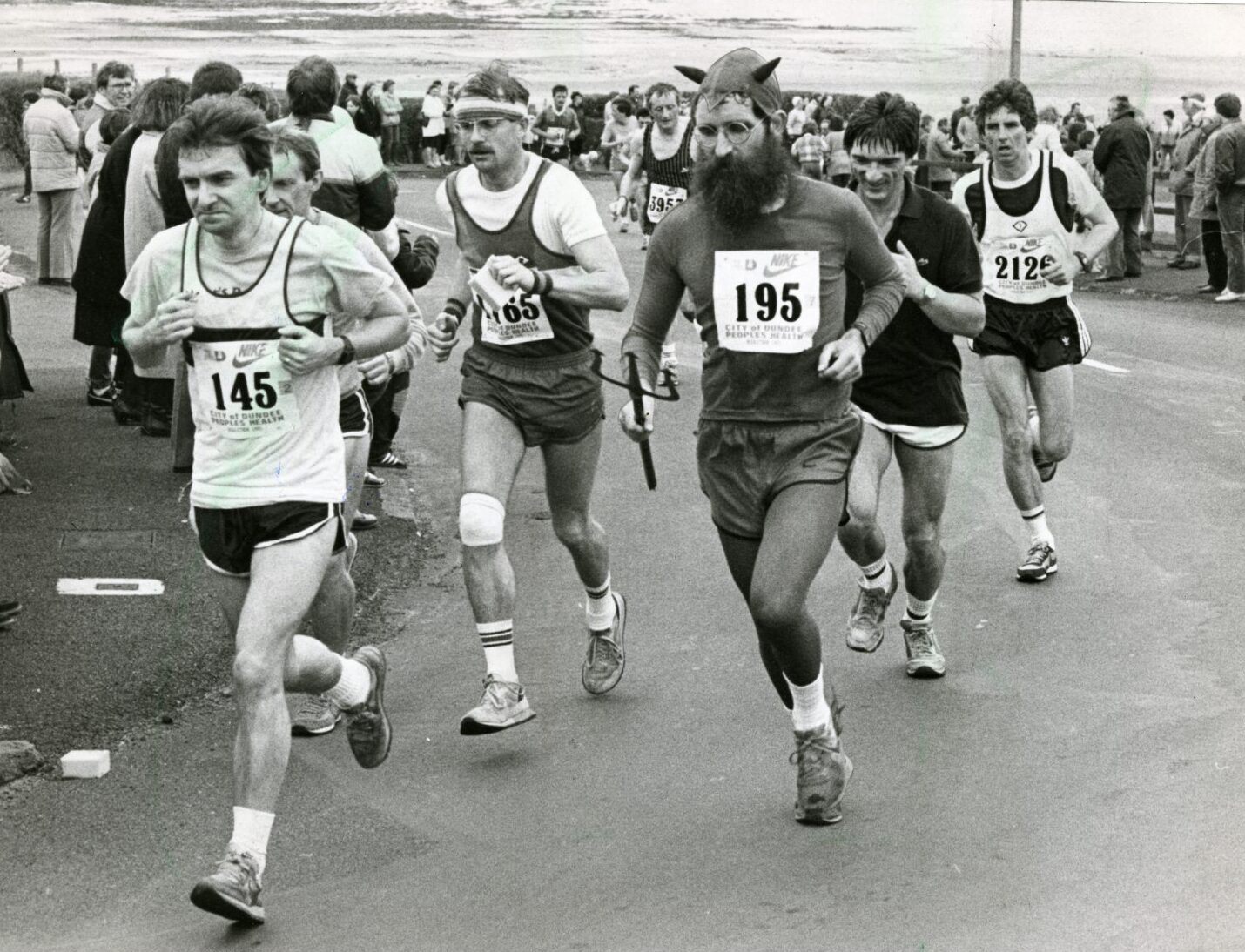 1985 Dundee Marathon runners battled the course & the elements