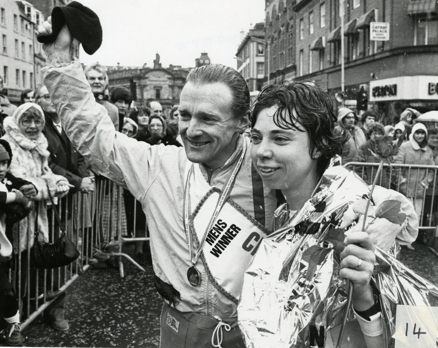 1985 Dundee Marathon runners battled the course & the elements