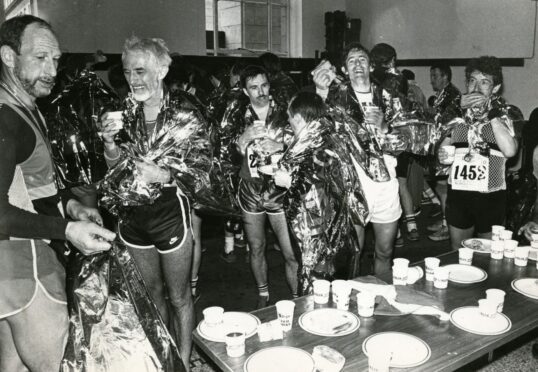 1985 Dundee Marathon runners battled the course & the elements