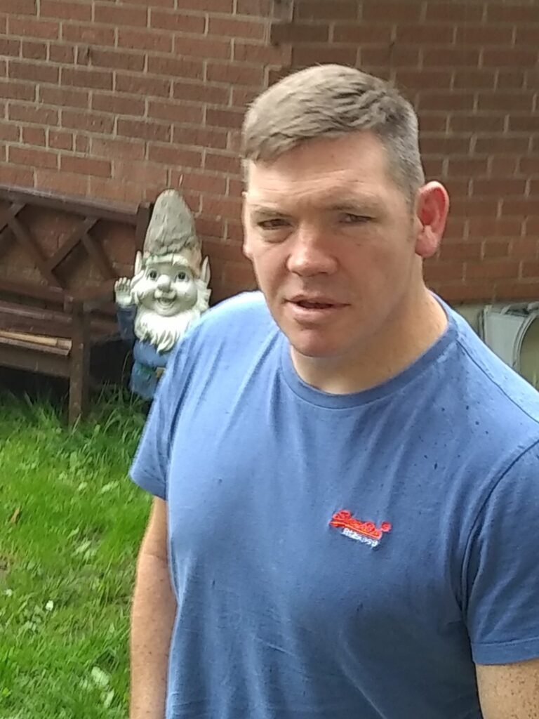 Dundee thug beat up ex-girlfriend and stole boy's takeaway