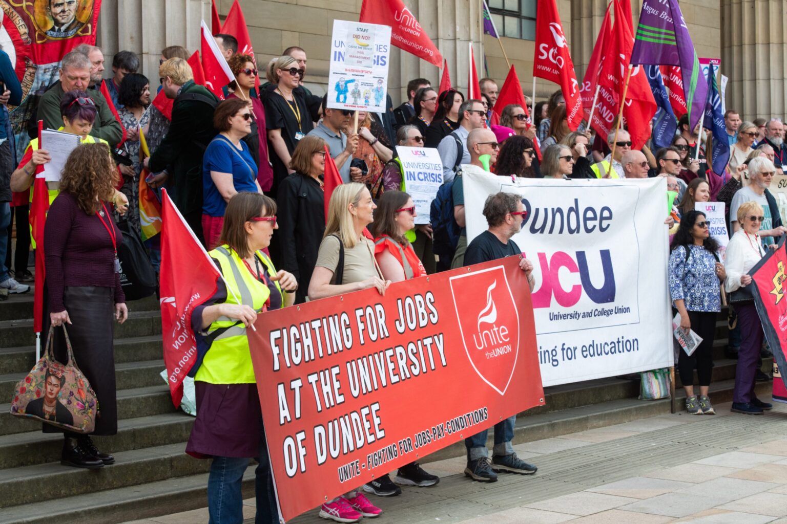 300 Dundee University job losses in alternative recovery plan