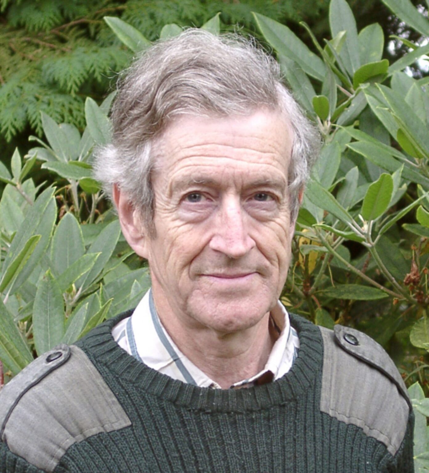 Peter Cox: Glendoick Garden Centre founder dies at 91