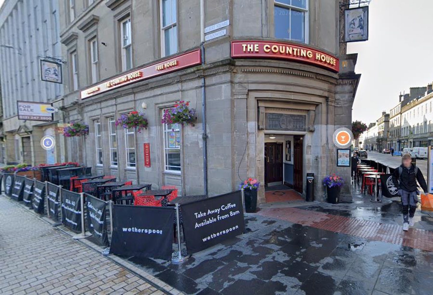 Wetherspoons 'forced to cut size of Dundee beer garden by council'
