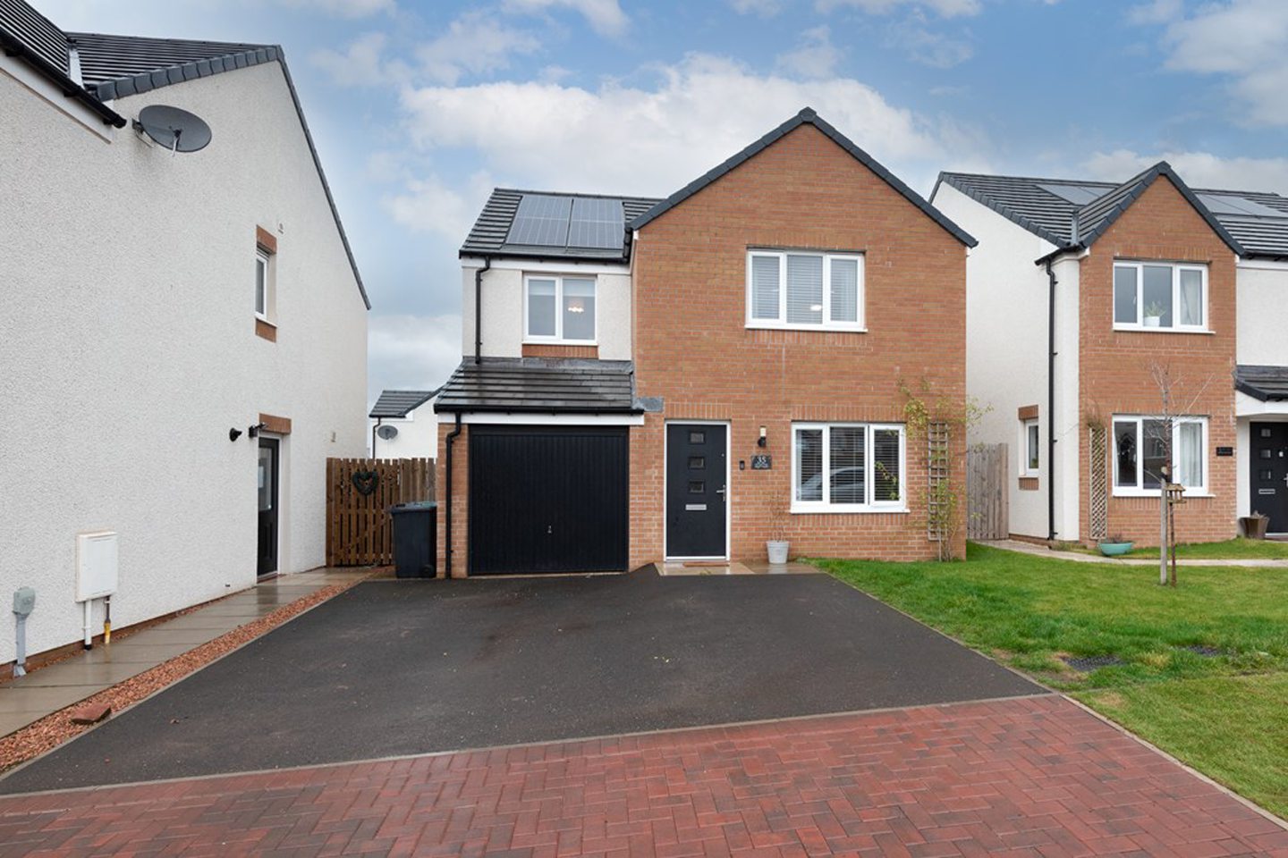 Houses for £300k in Dundee, Angus, Fife and Perthshire