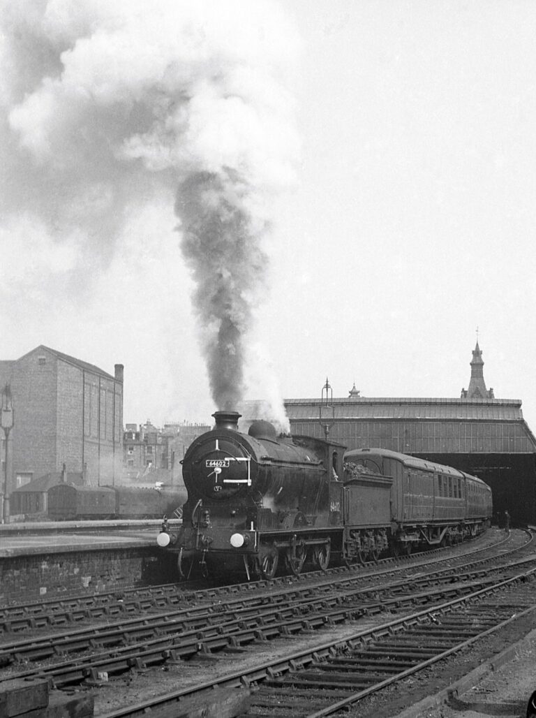 Rare photos capture the end of a 'landmark' Dundee train station