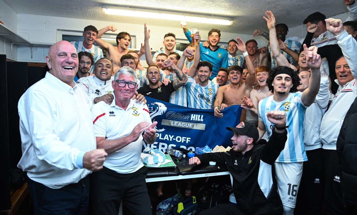 14 best pictures as East Fife celebrate promotion back to League 1