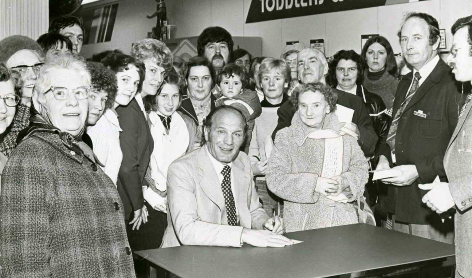 30 pictures from Dundee's boxing scene in days gone by
