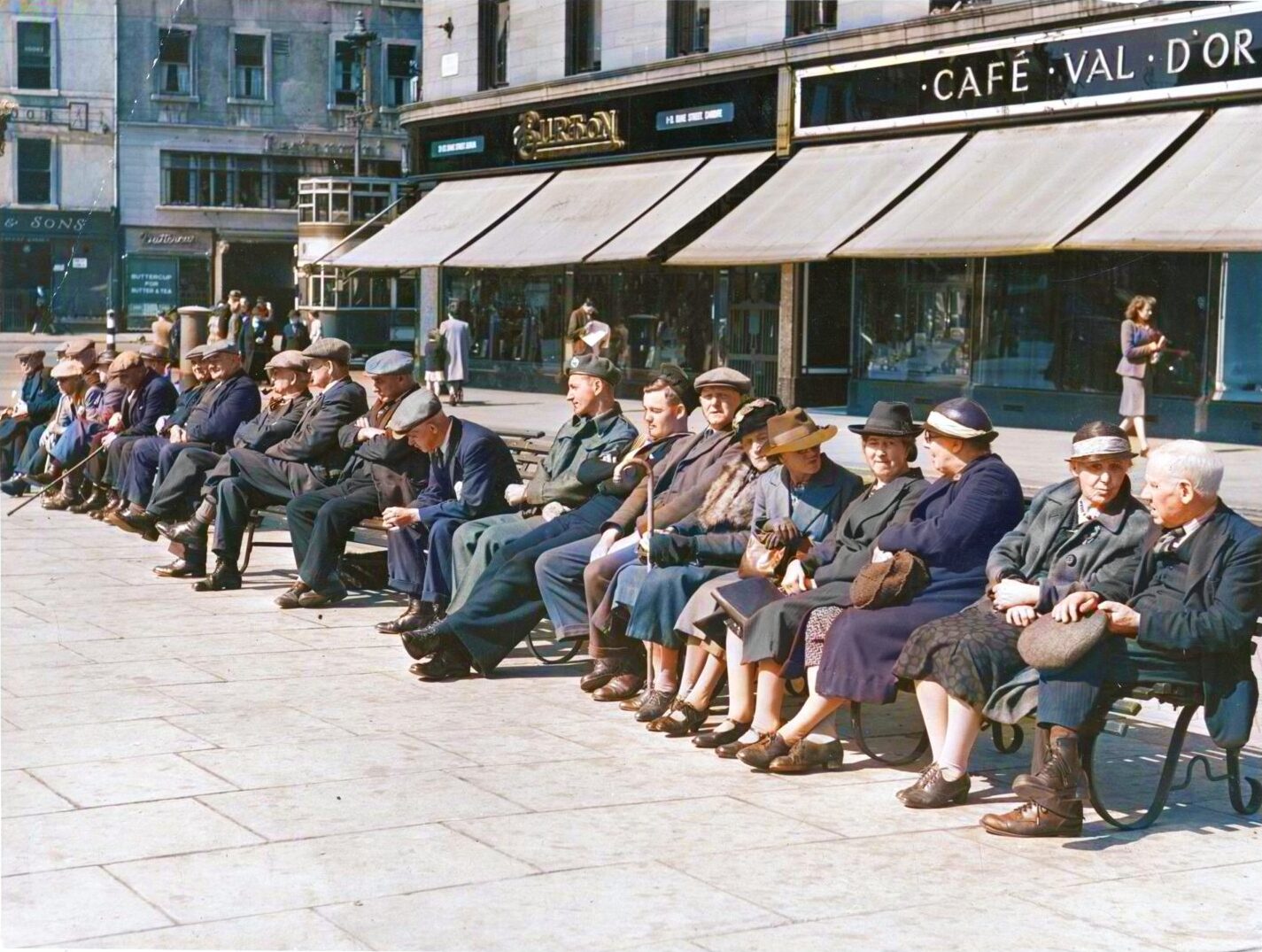 VE Day: Colourised pictures show Dundee in Second World War