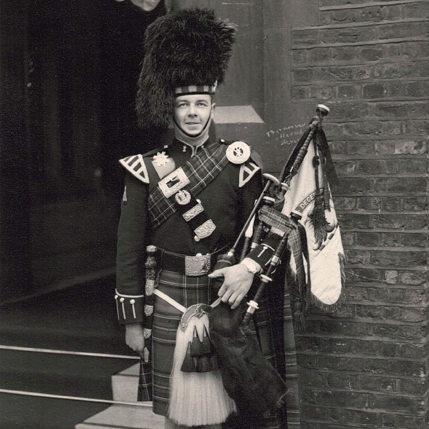 John Dickson MBE: Perth fire officer and champion piper dies at 87