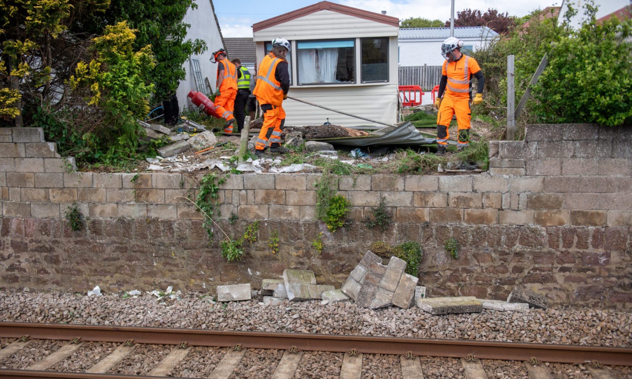 VIDEO: Carnoustie rail line incident static caravan towed away