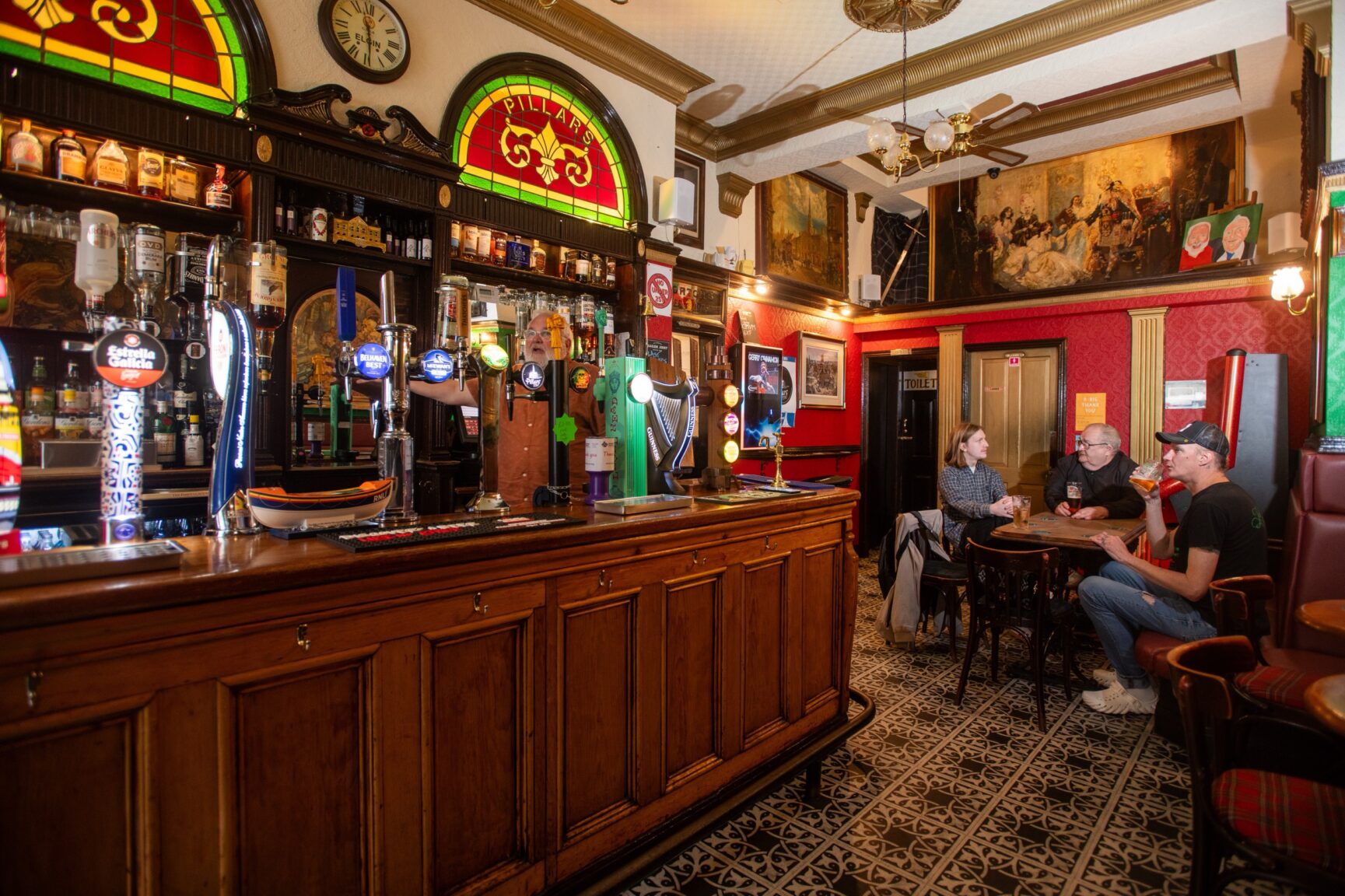 The Pillars: A look back at iconic Dundee pub with history on tap