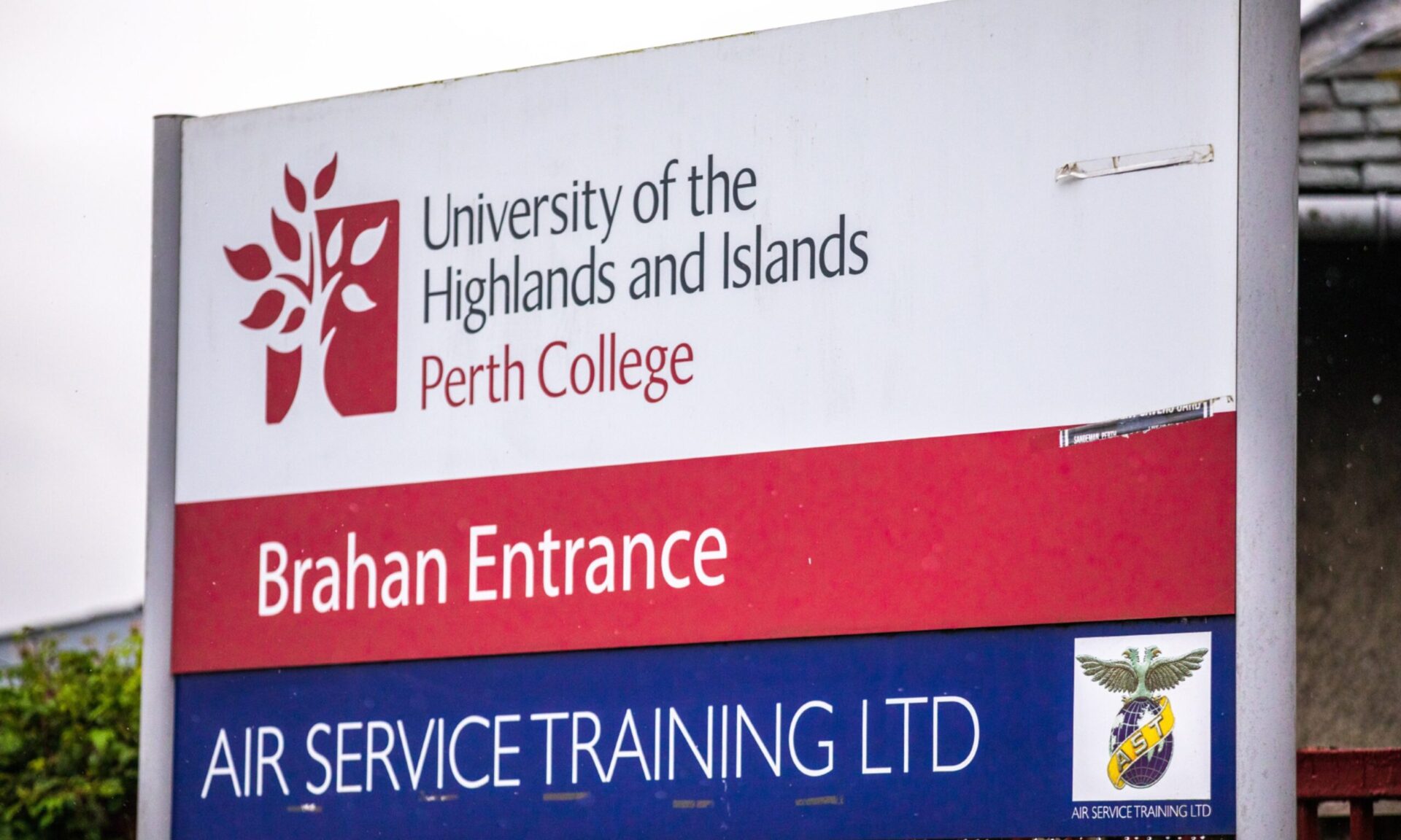 Perth College UHI faces £9.6m shortfall amid job cuts