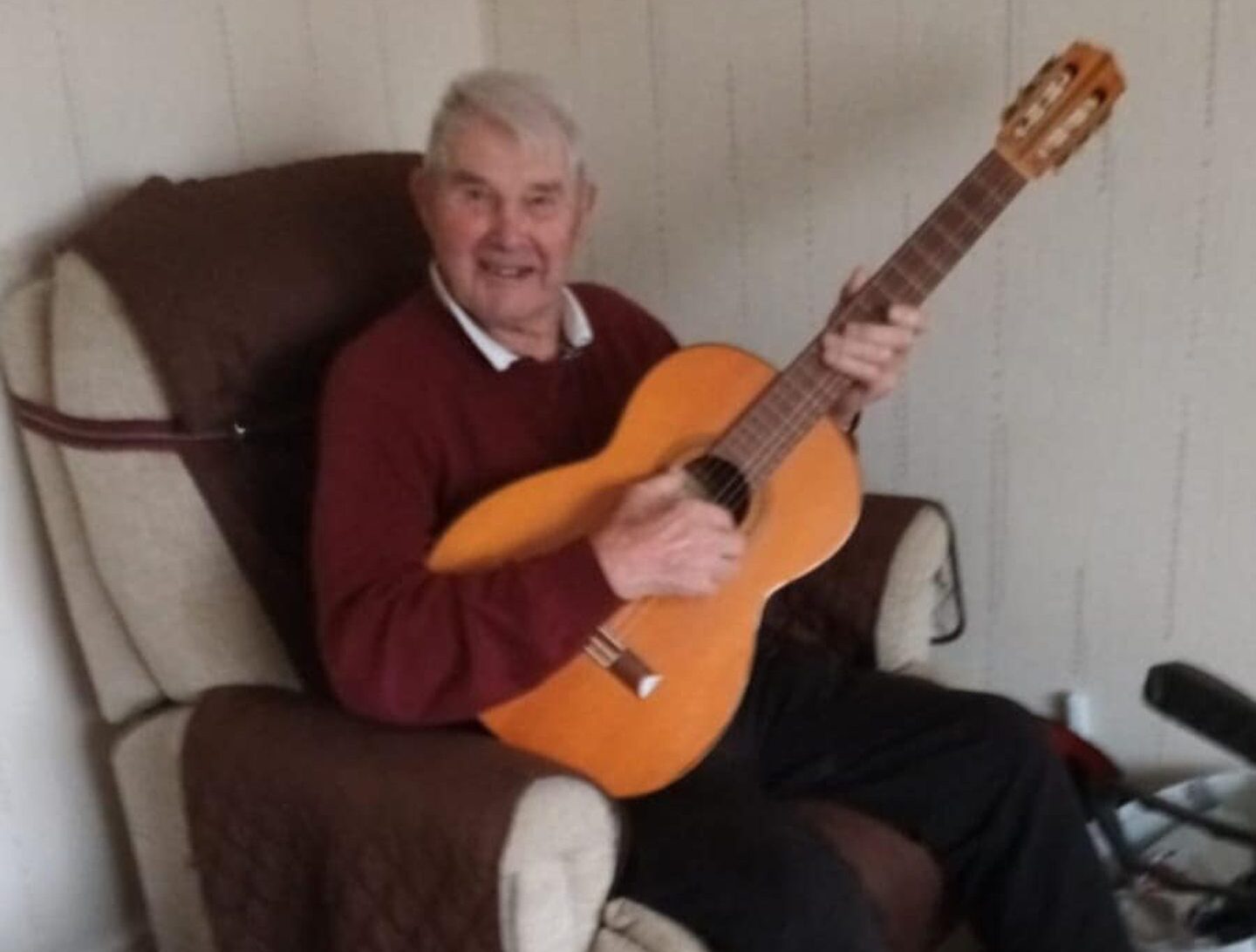 Tribute to revered Dundee cyclist Bill Shewan who died at 99