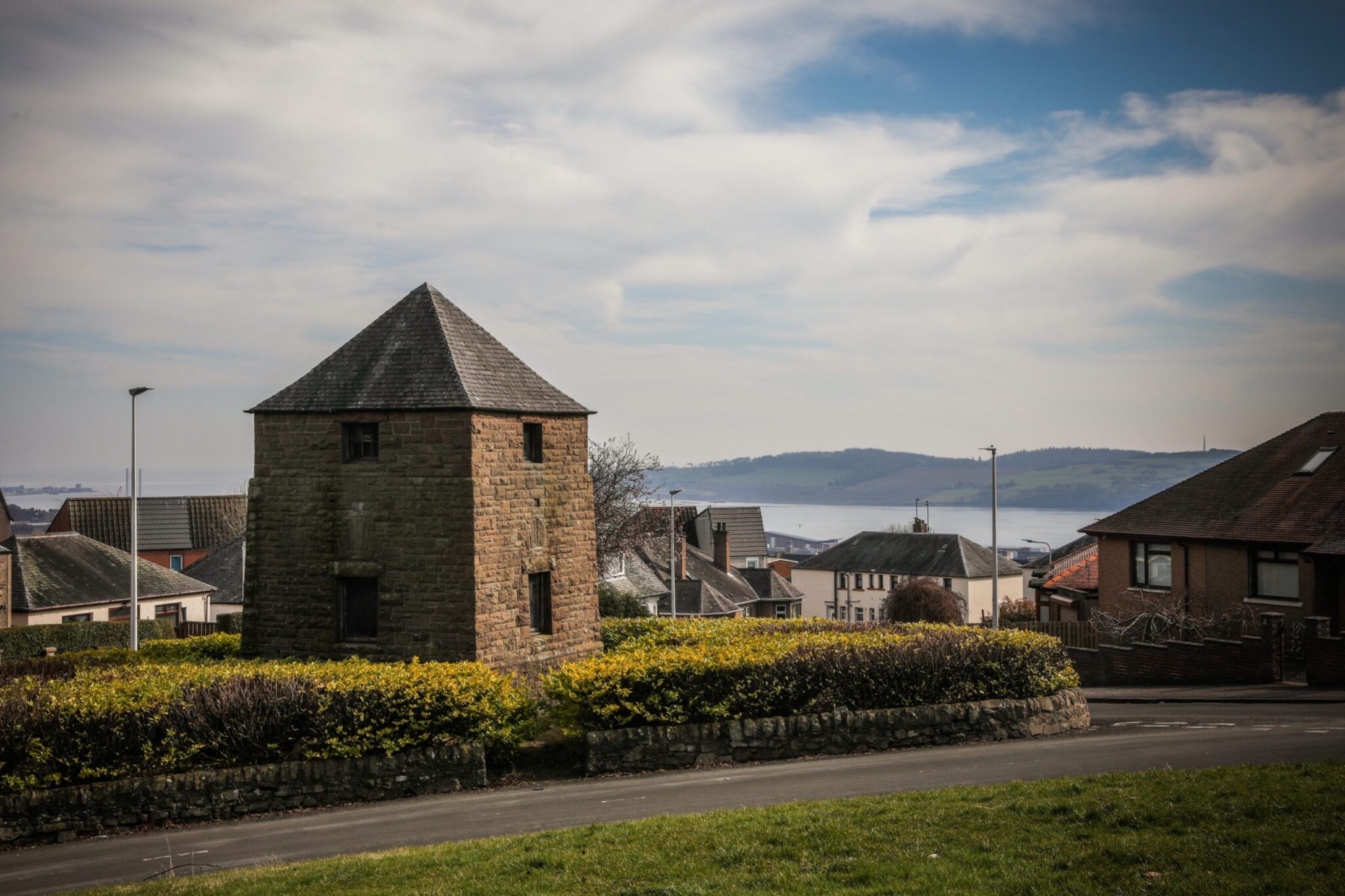 The story behind 3 of Dundee's tiniest and most beautiful buildings