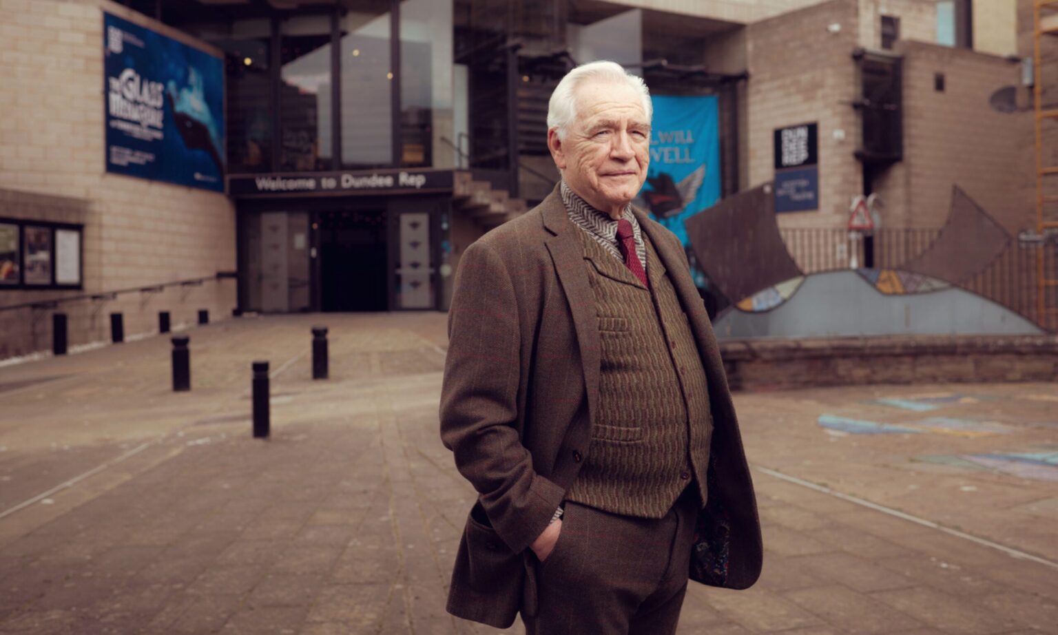 Brian Cox: Falling stockings and 'darling' memories at Dundee Rep