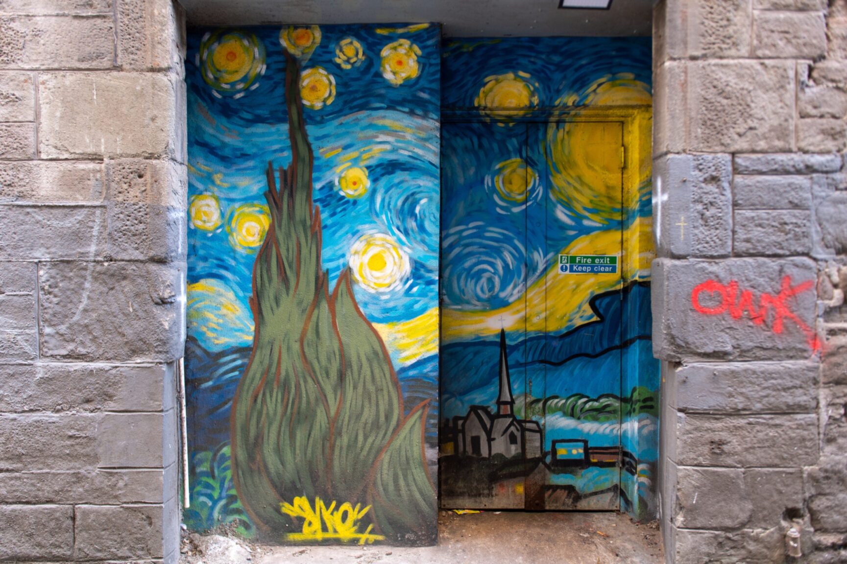 How is the Open/Close Dundee city centre street art trail?