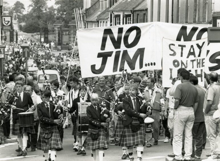 Stuart Adamson fought to save Jim Leishman from Dunfermline exit