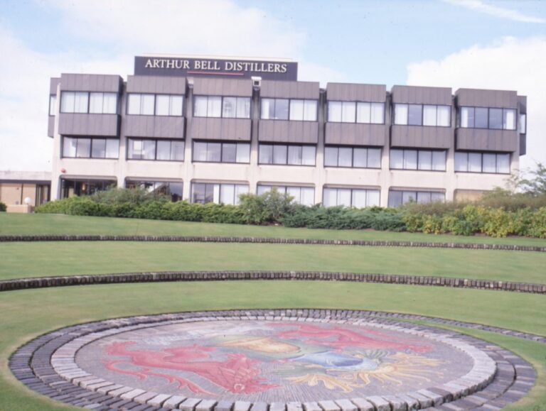 Unseen photos show Perth landmarks in 1980s and 1990s - The Courier