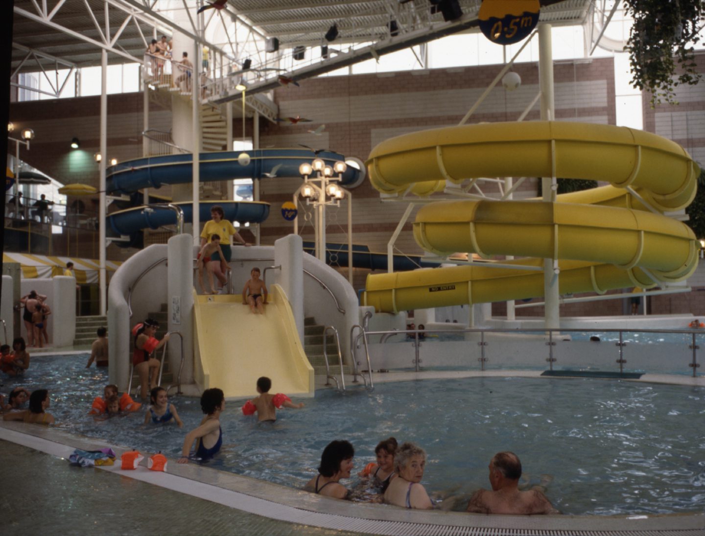 Unseen photos show Perth landmarks in 1980s and 1990s - The Courier