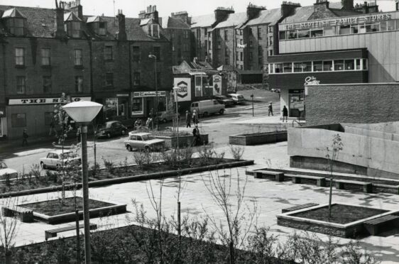 Photo gallery captures Dundee's Hilltown in the 1970s | The Courier