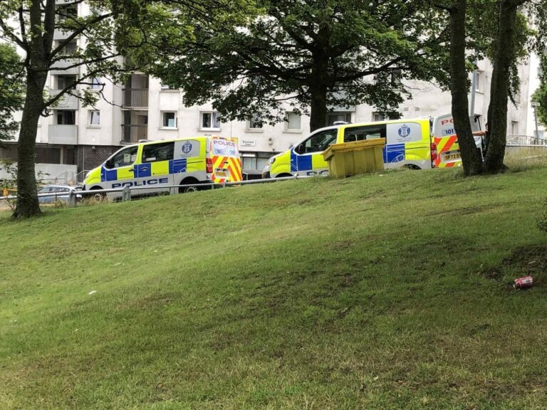 Taser and £1,350 seized in raid at Dundee’s Hilltown Court