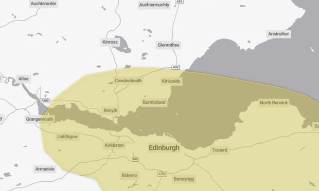 Thunderstorm warning in Fife as 30mm of rain forecast