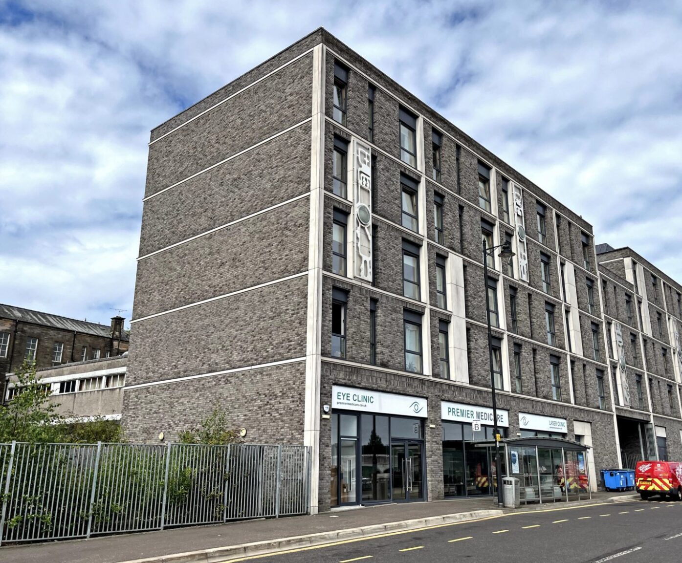 Goosecroft Road Stirling: Shop empty for 9 years to be eye clinic