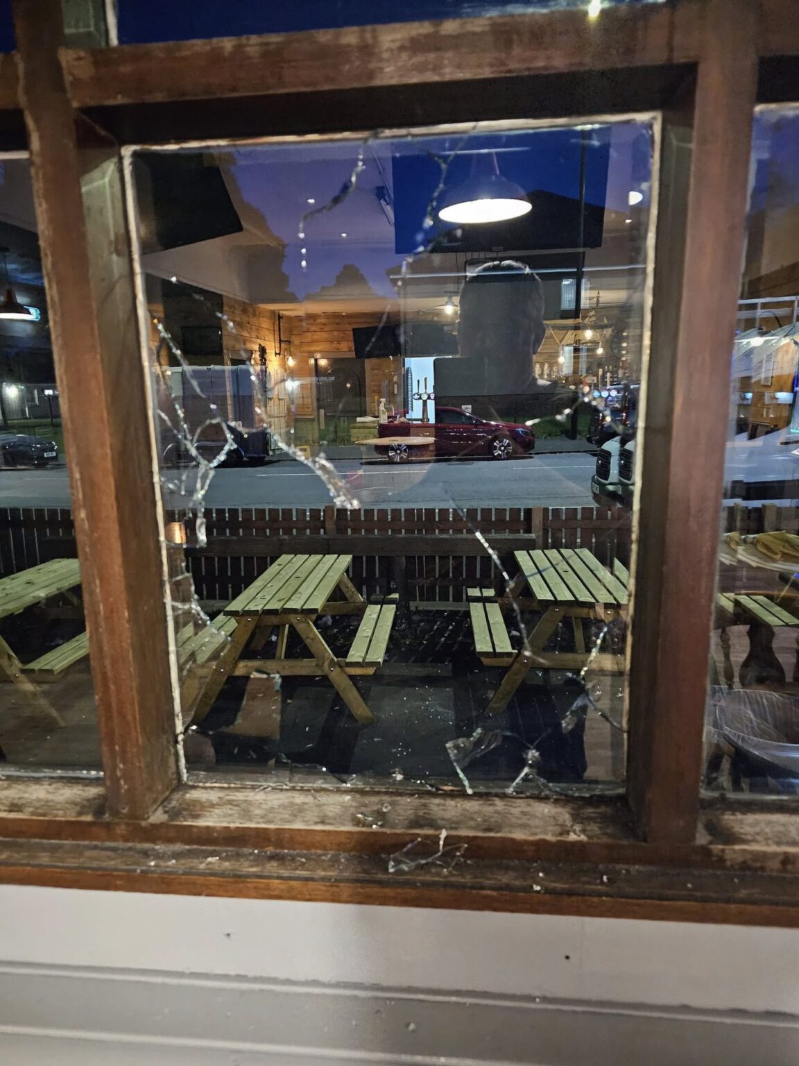 Gang 'with machetes and baseball bats' attack Dundee pub