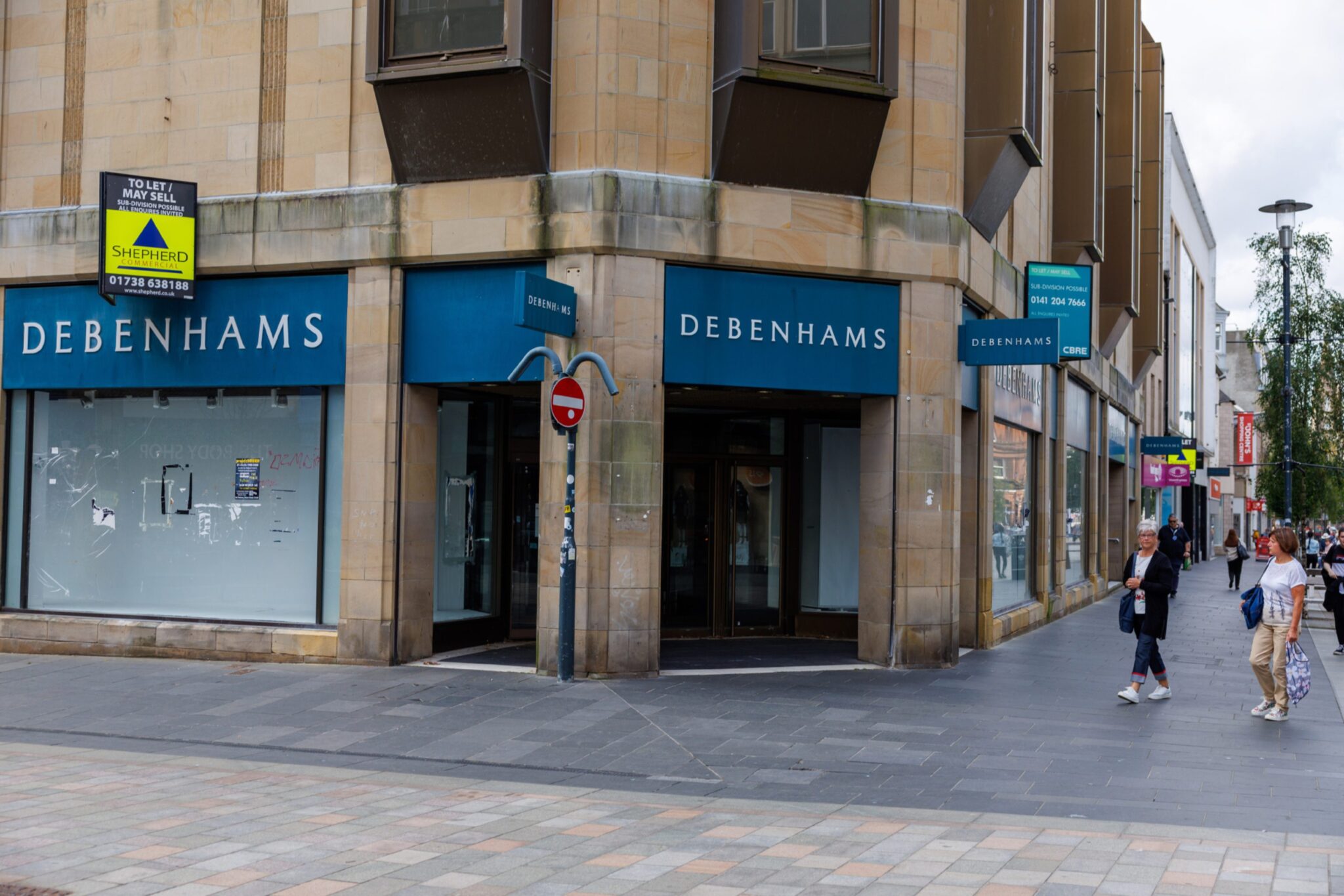 Who owns Perth High Street vacant units?