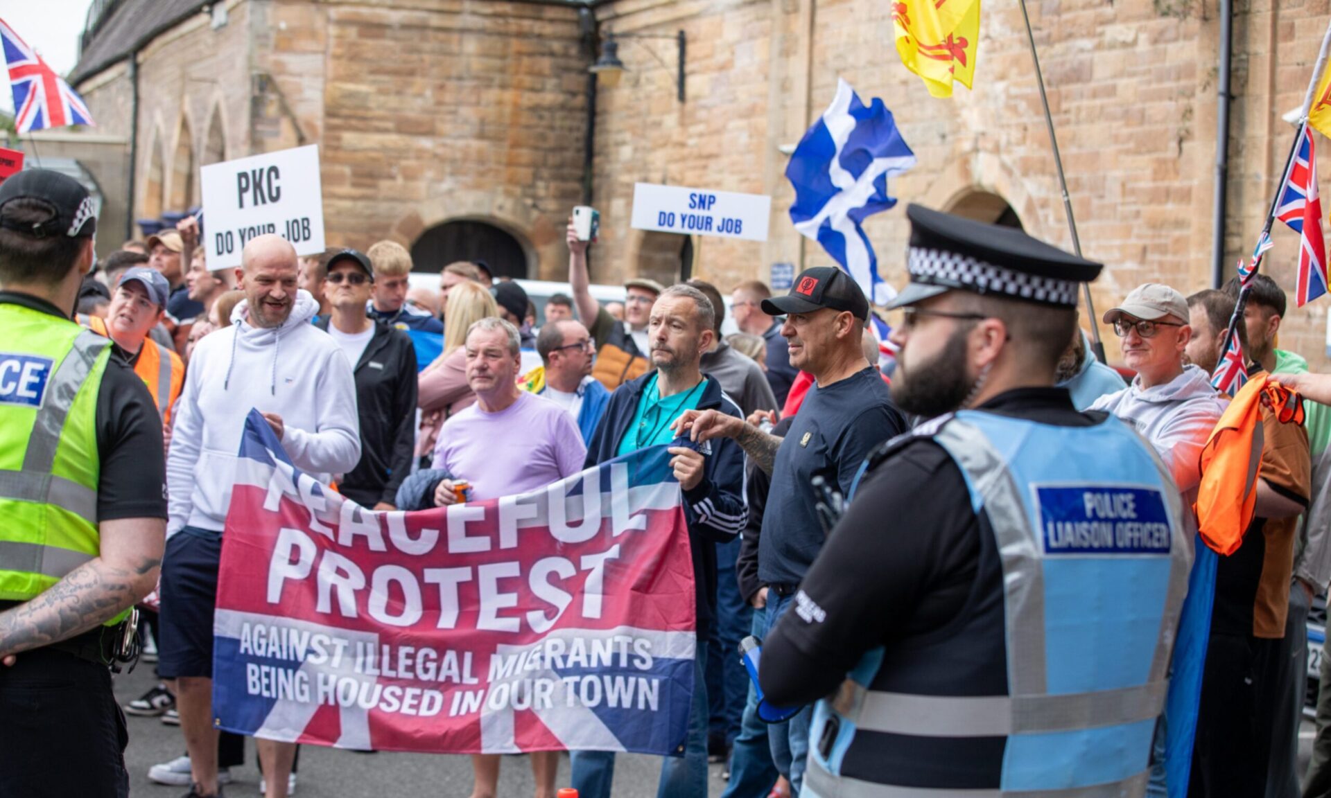 Dundee council leader's 'plea for peace' over immigration protest