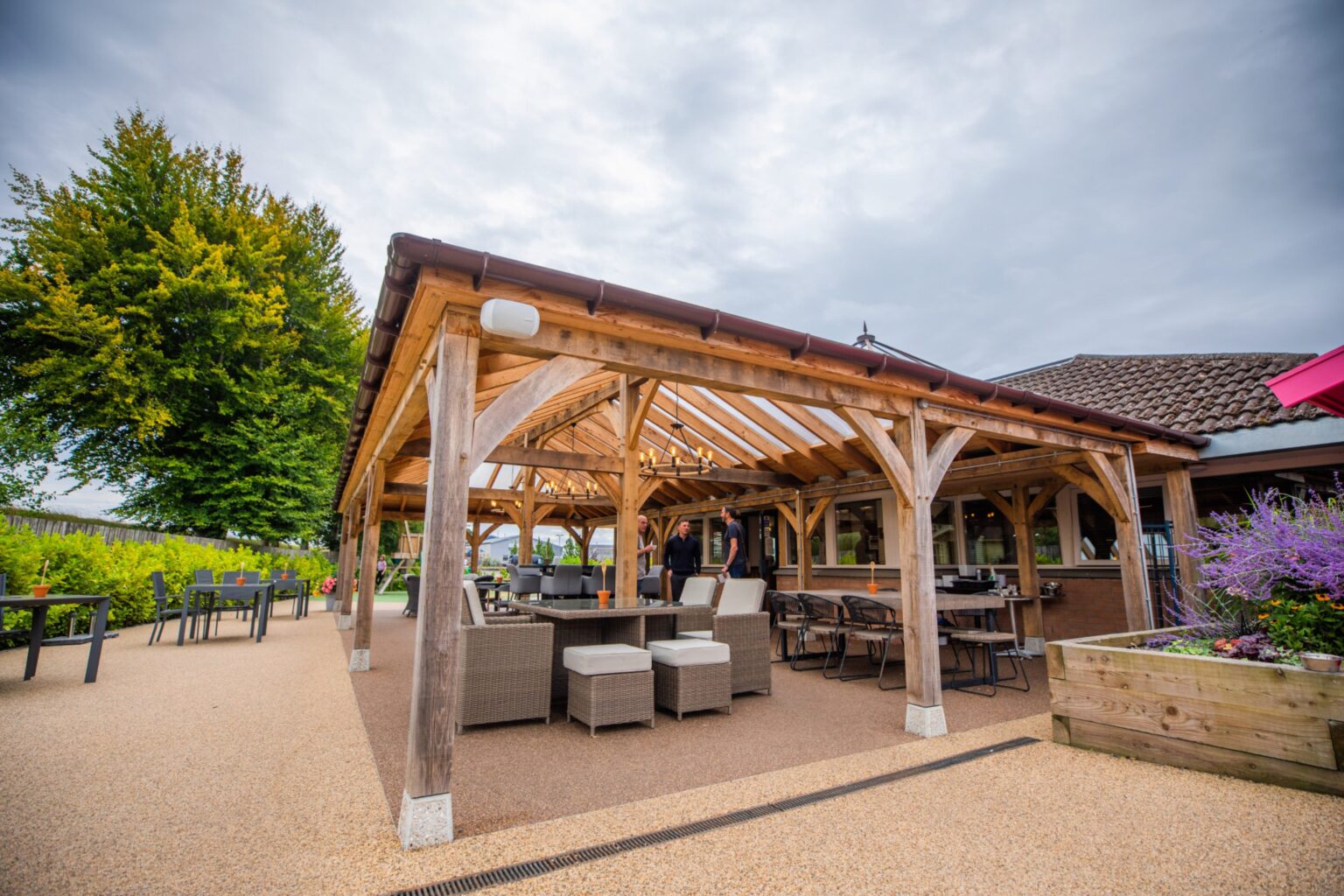 Oak canopy transforms Taste Perthshire with new outdoor space