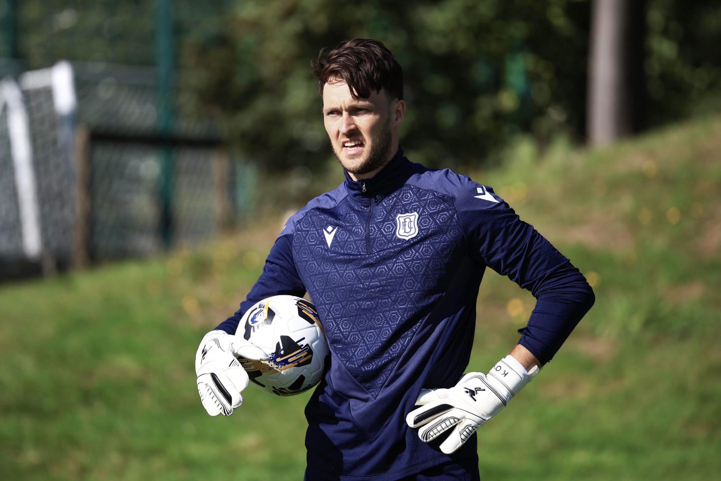 Why have Dundee signed a fourth goalkeeper in Kieran O'Hara?