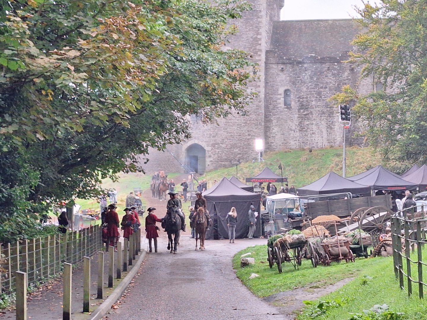 Outlander films scenes for new series at Doune Castle