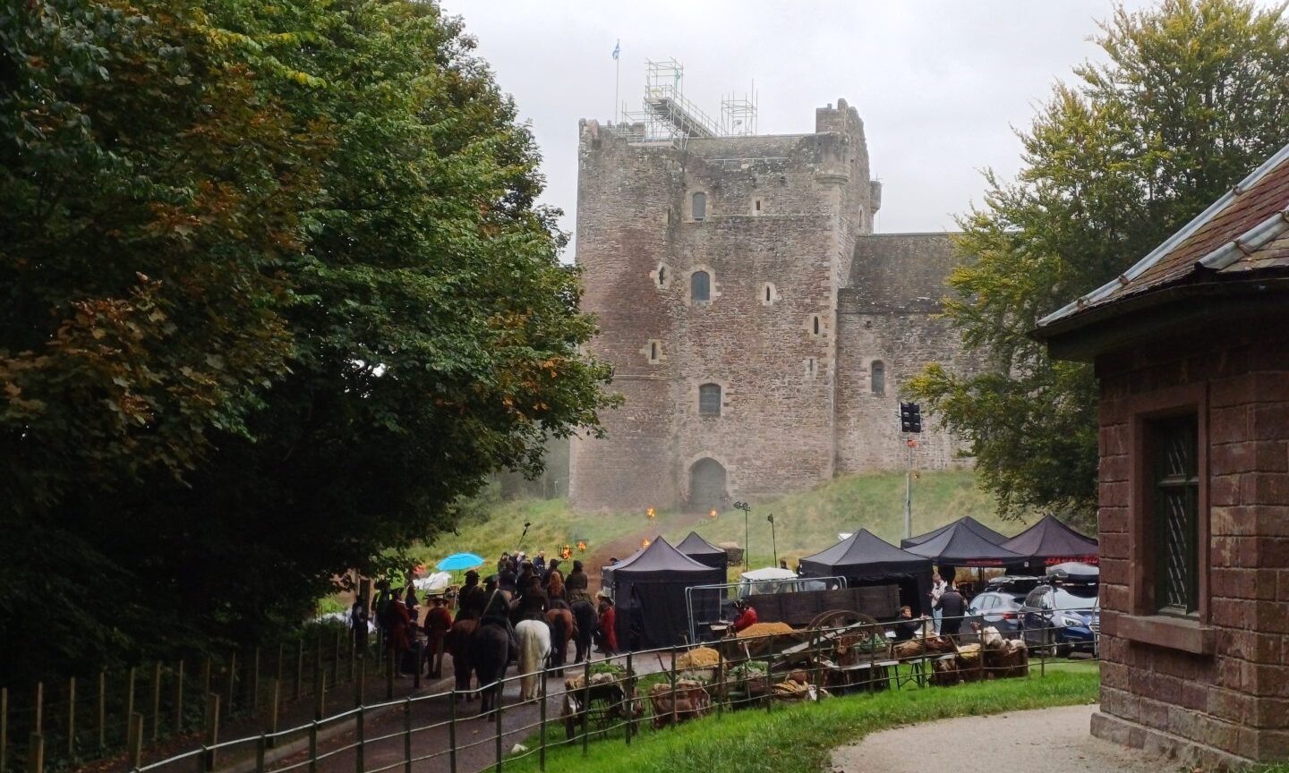 Outlander films scenes for new series at Doune Castle