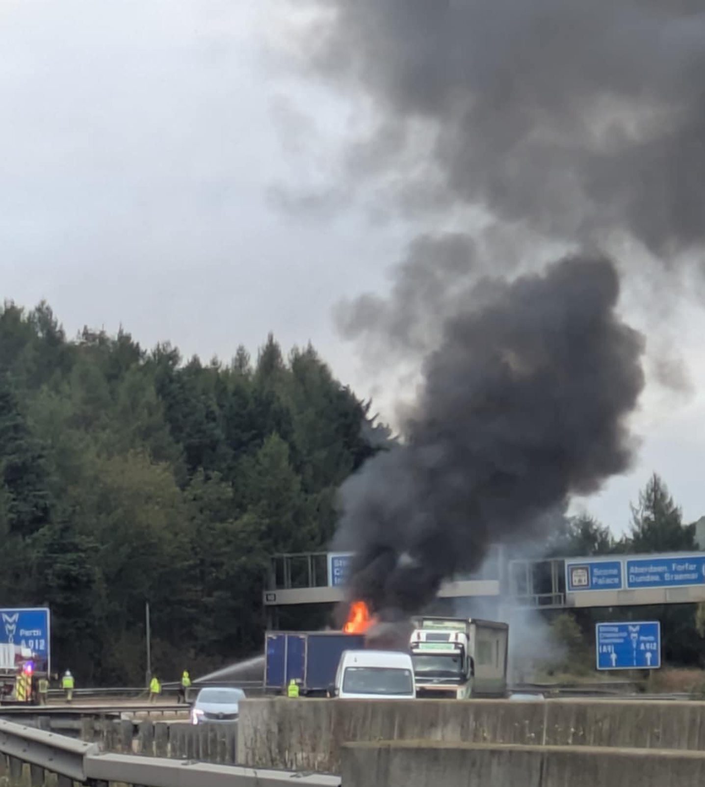 M90 near Perth reopens after lorry fire