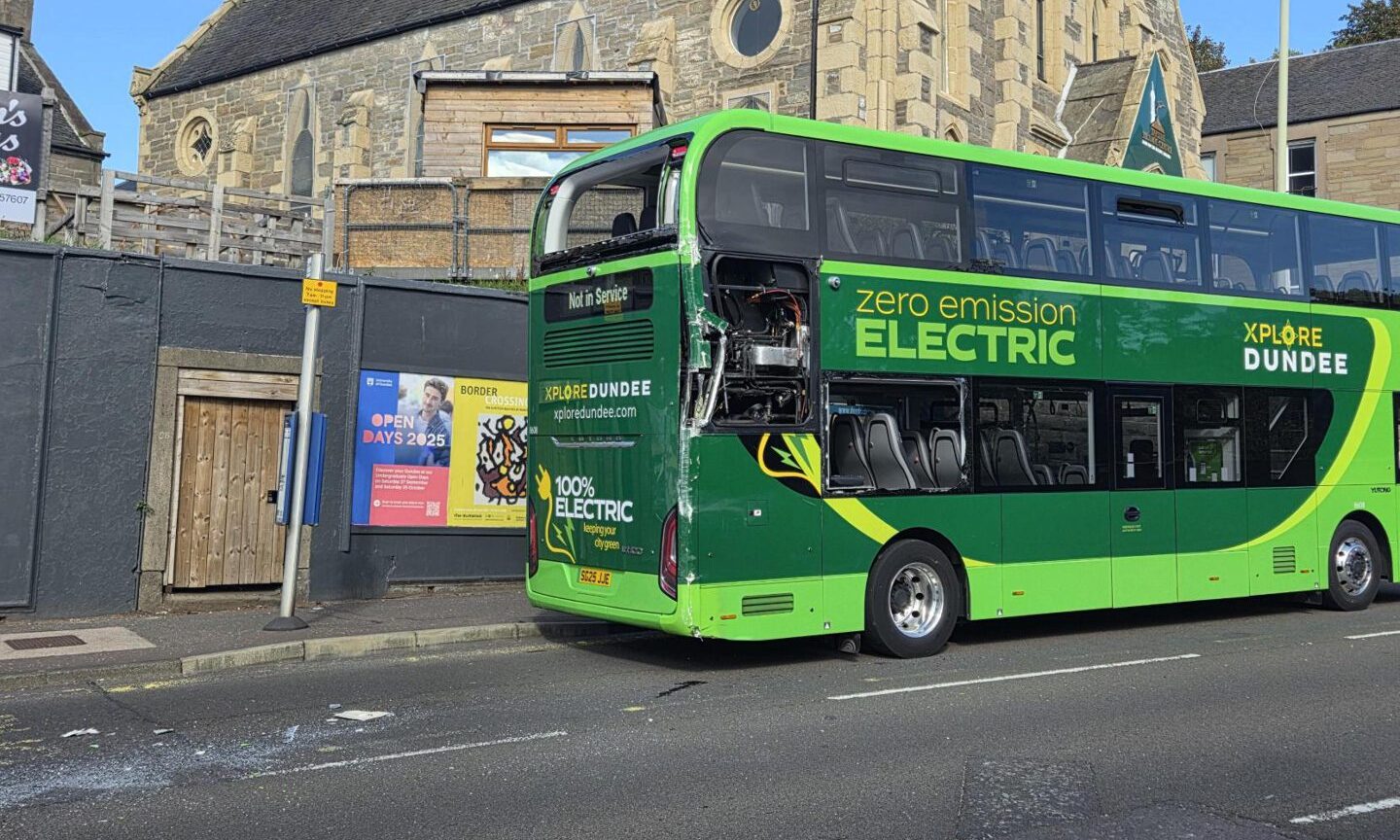 Search for missing Dundee sisters, 12 & 13, last seen at Wellgate