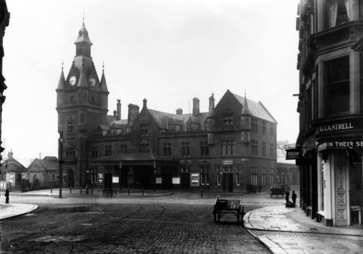 Photographic journey through the history of Dundee's train stations