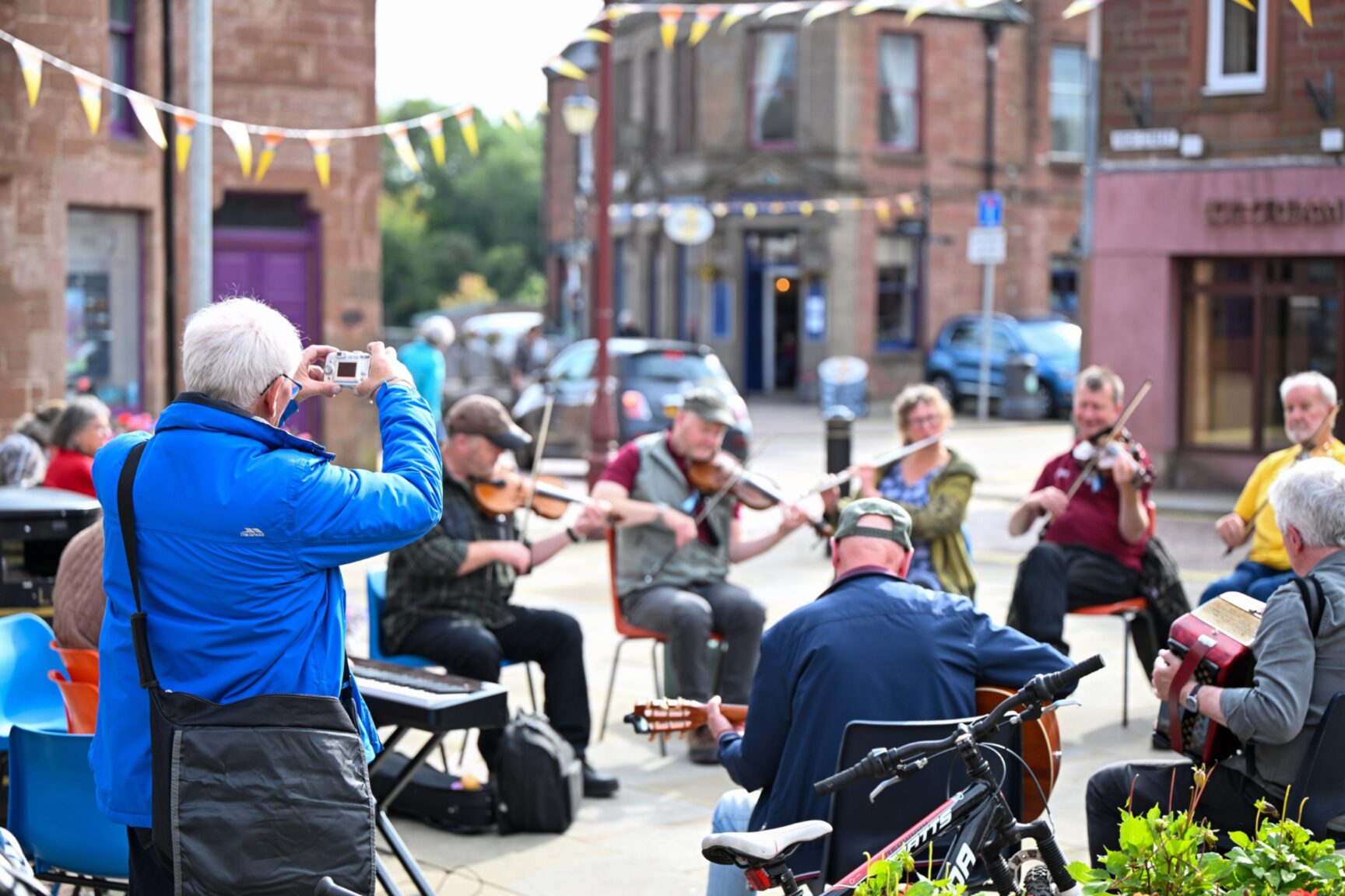 Pictures as Kirrie Festival brings music and song to wee red town