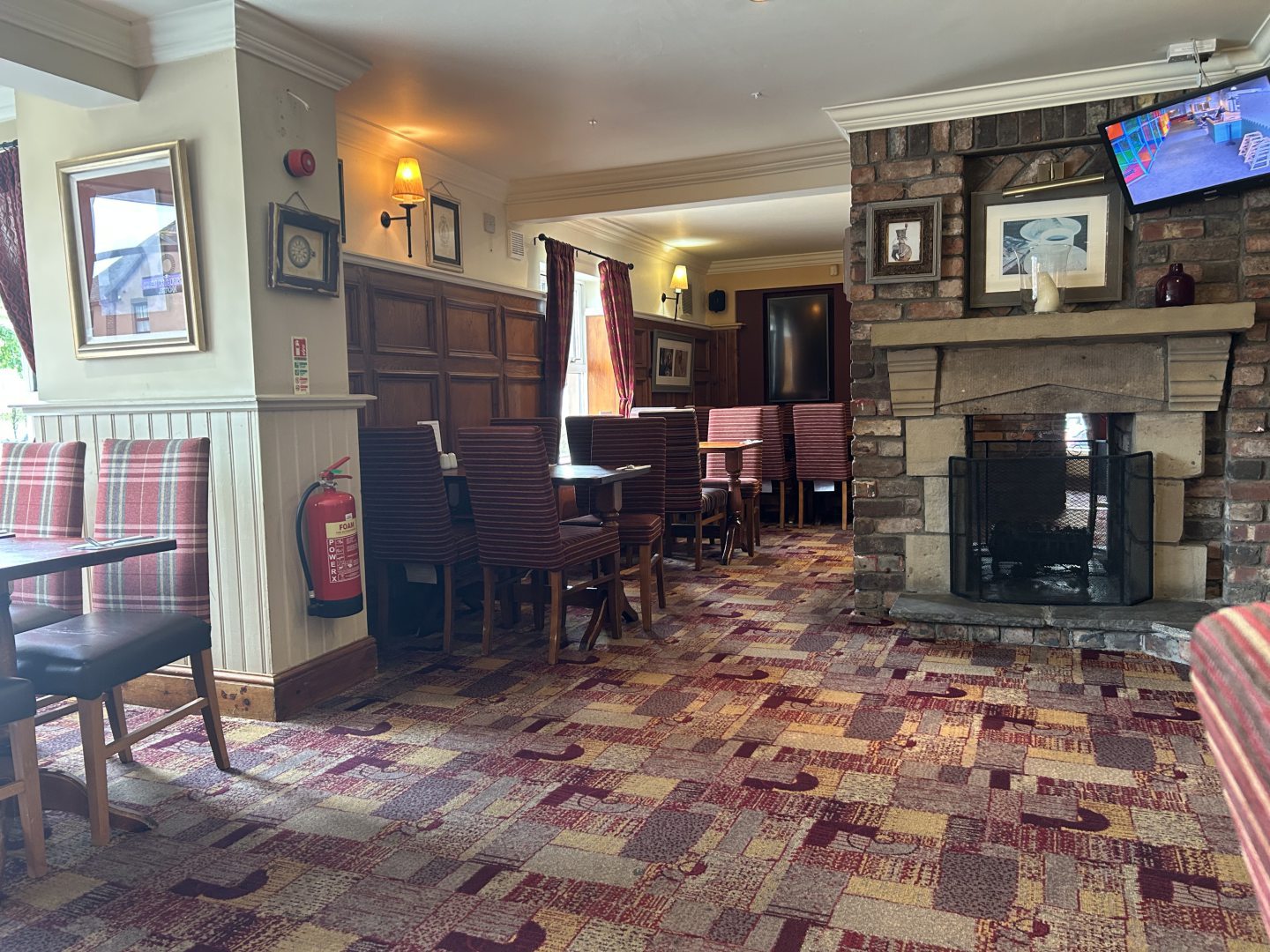 We dine at the new Monifieth Farm Hotel and Restaurant