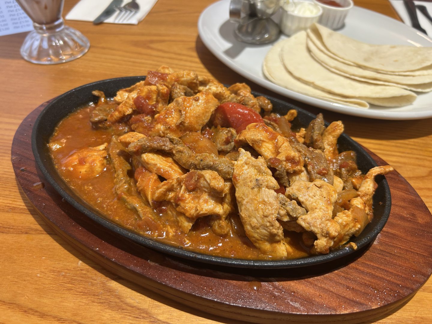 We dine at the new Monifieth Farm Hotel and Restaurant