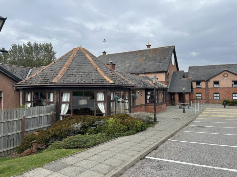 We dine at the new Monifieth Farm Hotel and Restaurant