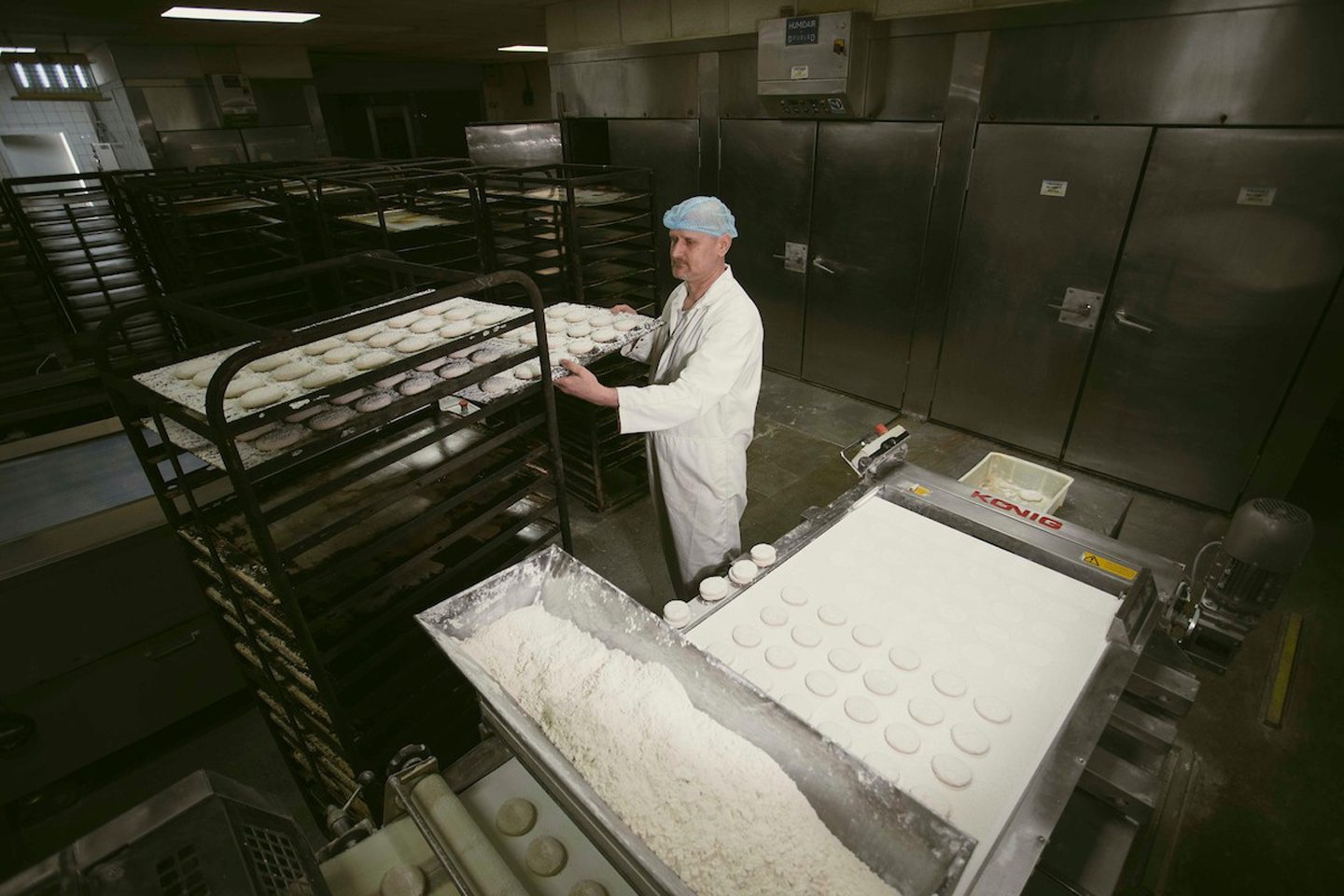 Murdoch Allan bakery selling 140,000 Dundee rolls a week