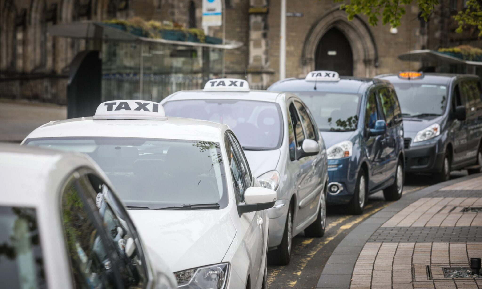 Dundee taxi fare hike approved by councillors