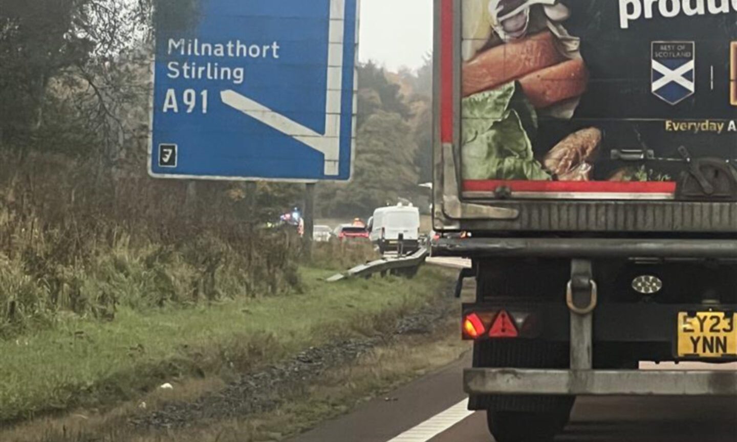 M90 near Kinross reopens after two-hour closure due to death