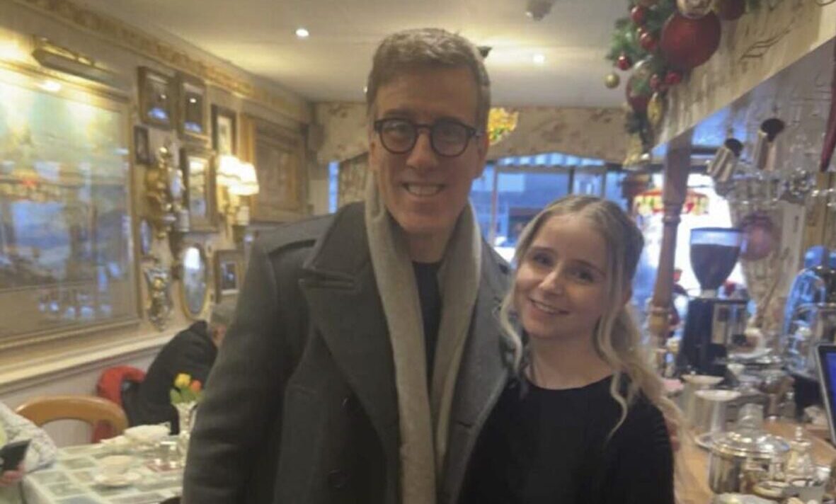 Perth cafe staff left shocked after Strictly star Anton du Beke visits